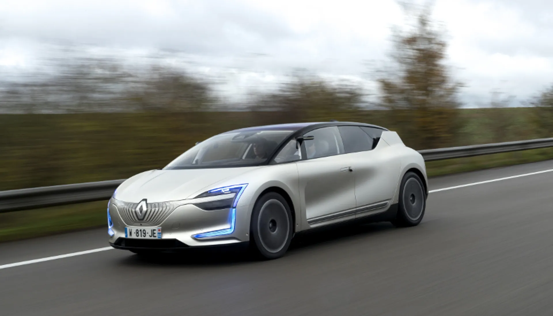 Renault SYMBIOZ Demo Car: an innovative, people-focused design