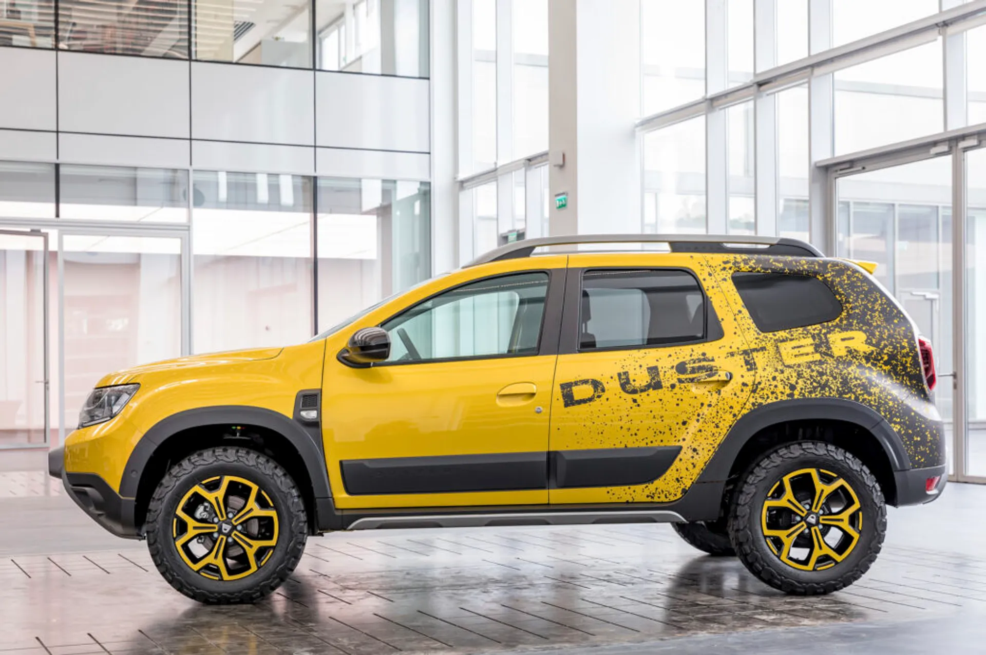Duster, an exclusive creation for Romania