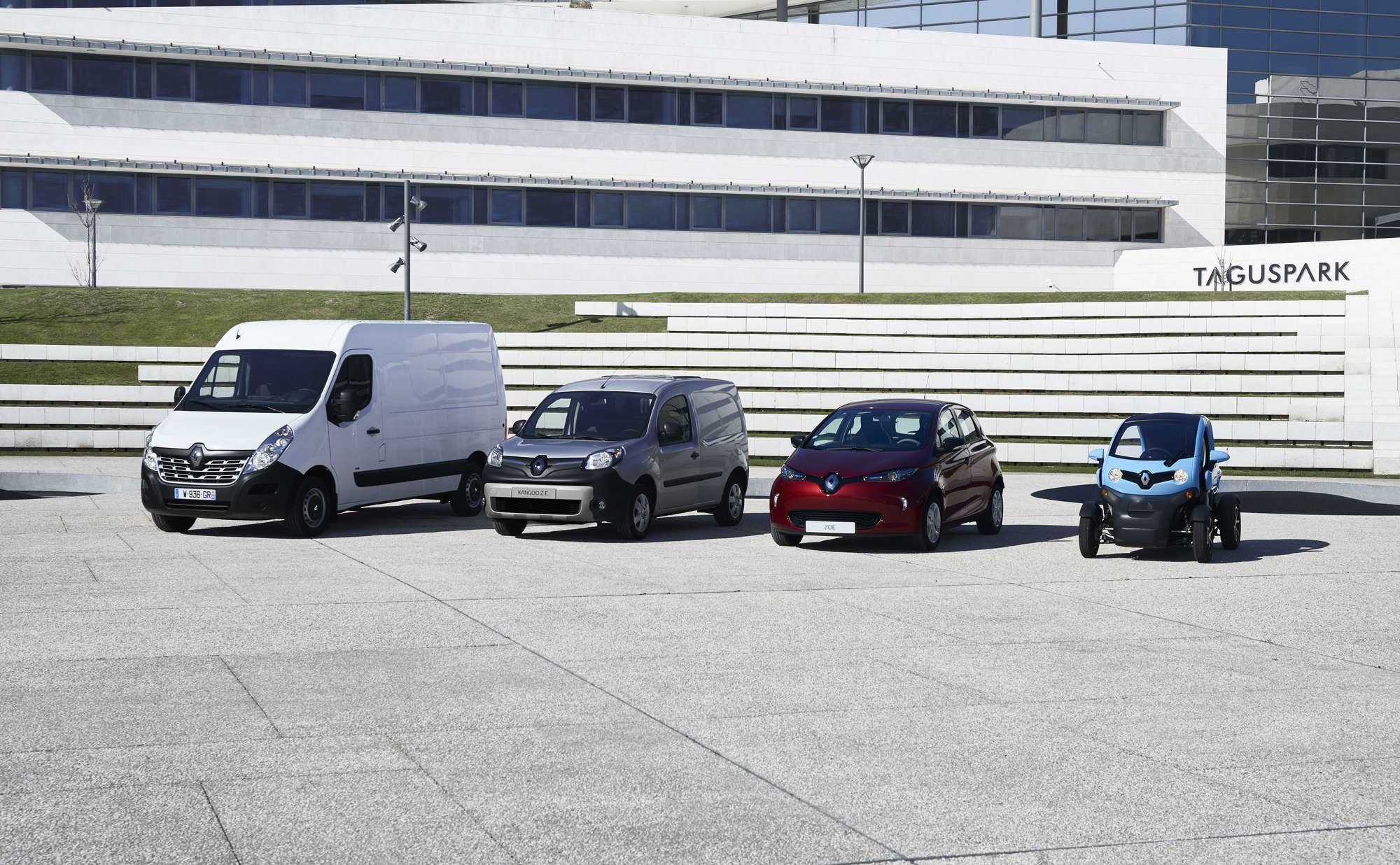 Electric utility vehicles for a greener delivery - Easy Electric Life