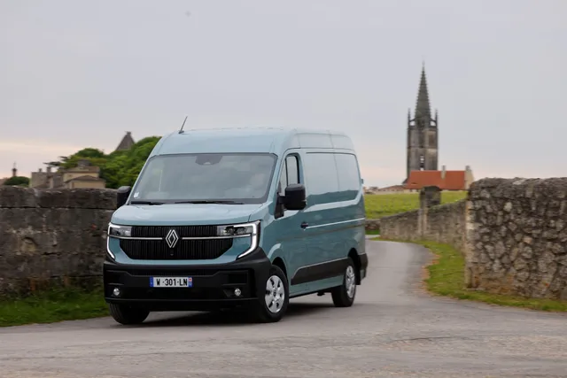 IVOTY: New Renault Master is 2025 Van Of The Year