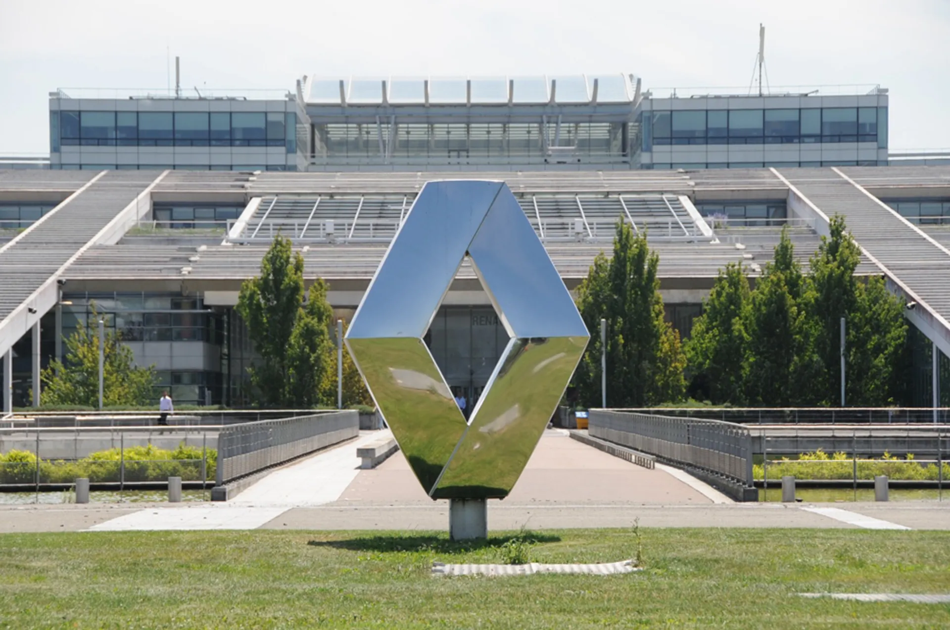 Technocentre, leading automotive R&D center in Europe - Renault Group