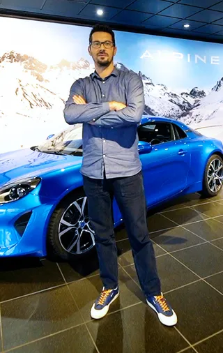 The history of the blue colour of the Alpine brand