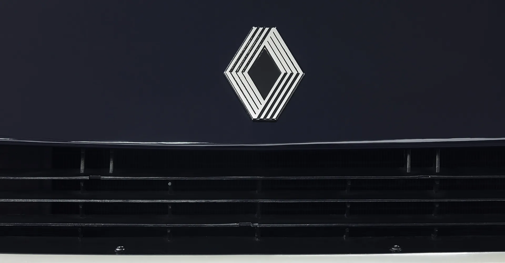 New Renault logo: a Renaulution for the diamond