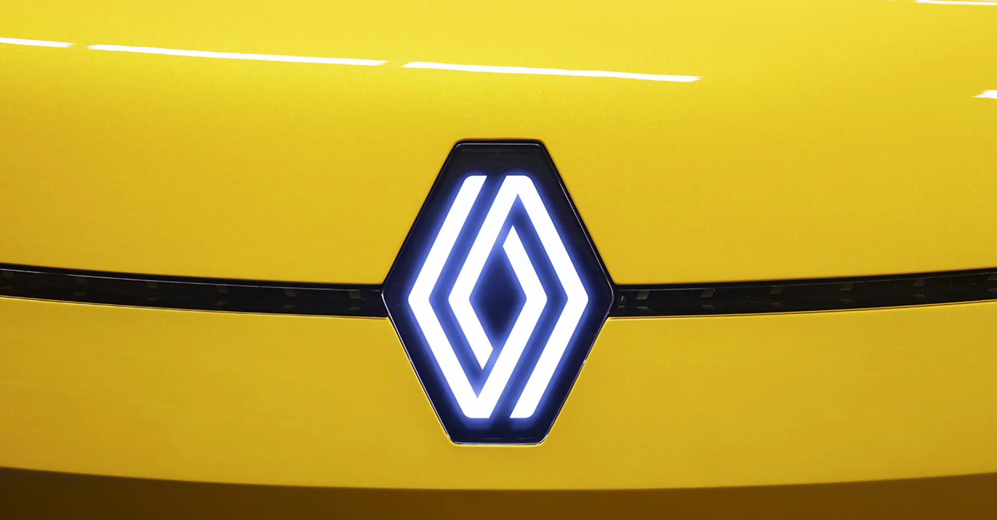 New Renault logo: a Renaulution for the diamond