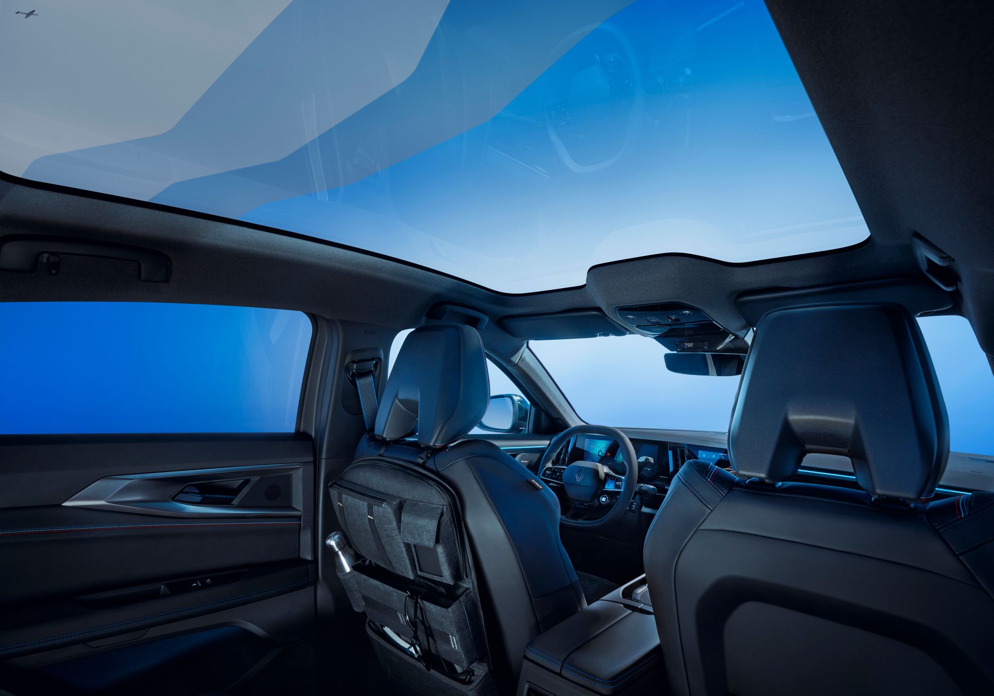 Renault Solarbay, a panoramic sunroof which opacifies in segments on demand