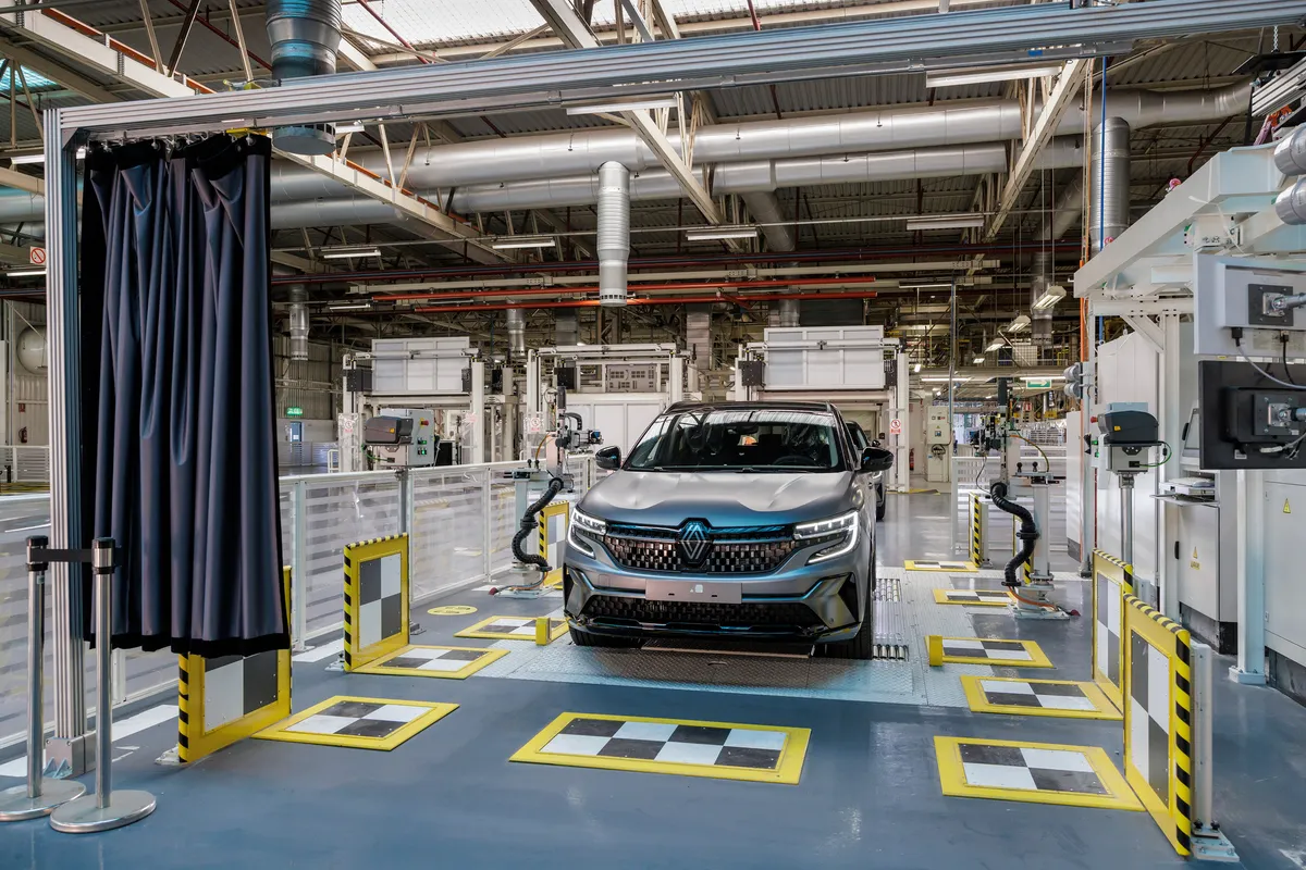 High tech head-up display of Renault Austral