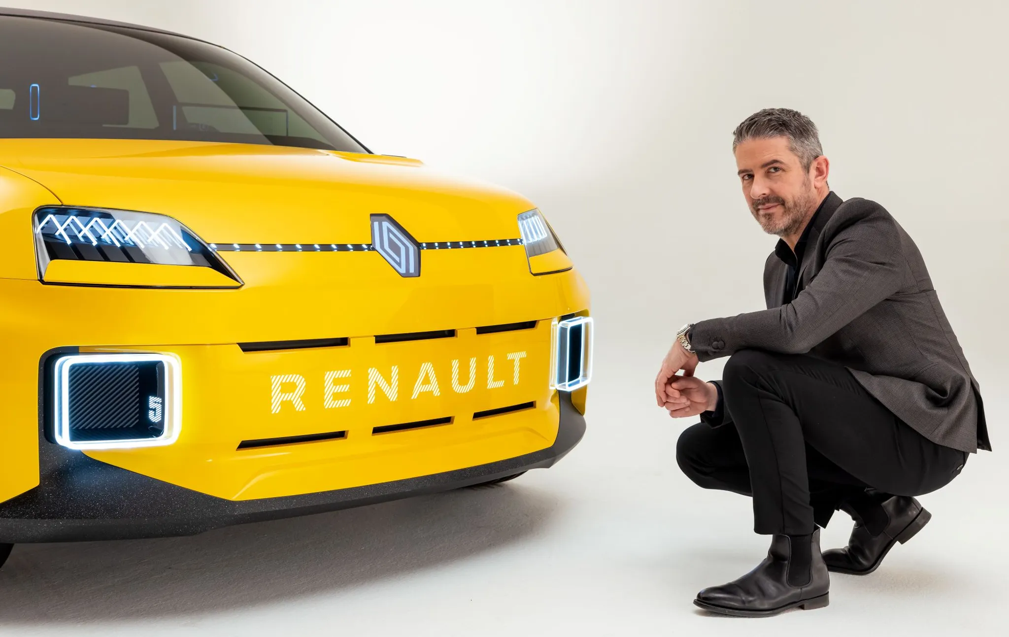 New Renault logo: a Renaulution for the diamond