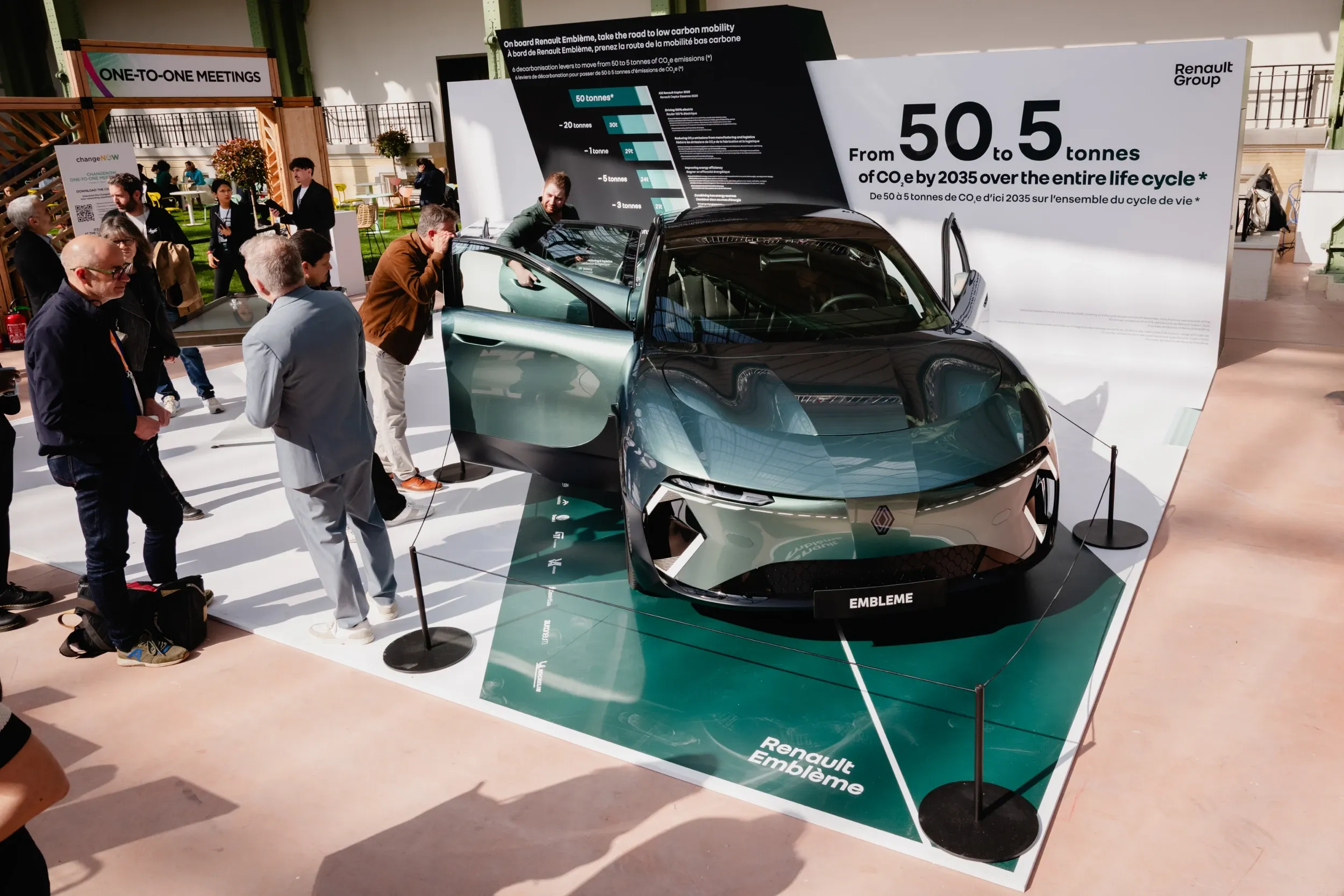 Renault Emblem, towards low-carbon mobility - Renault Group