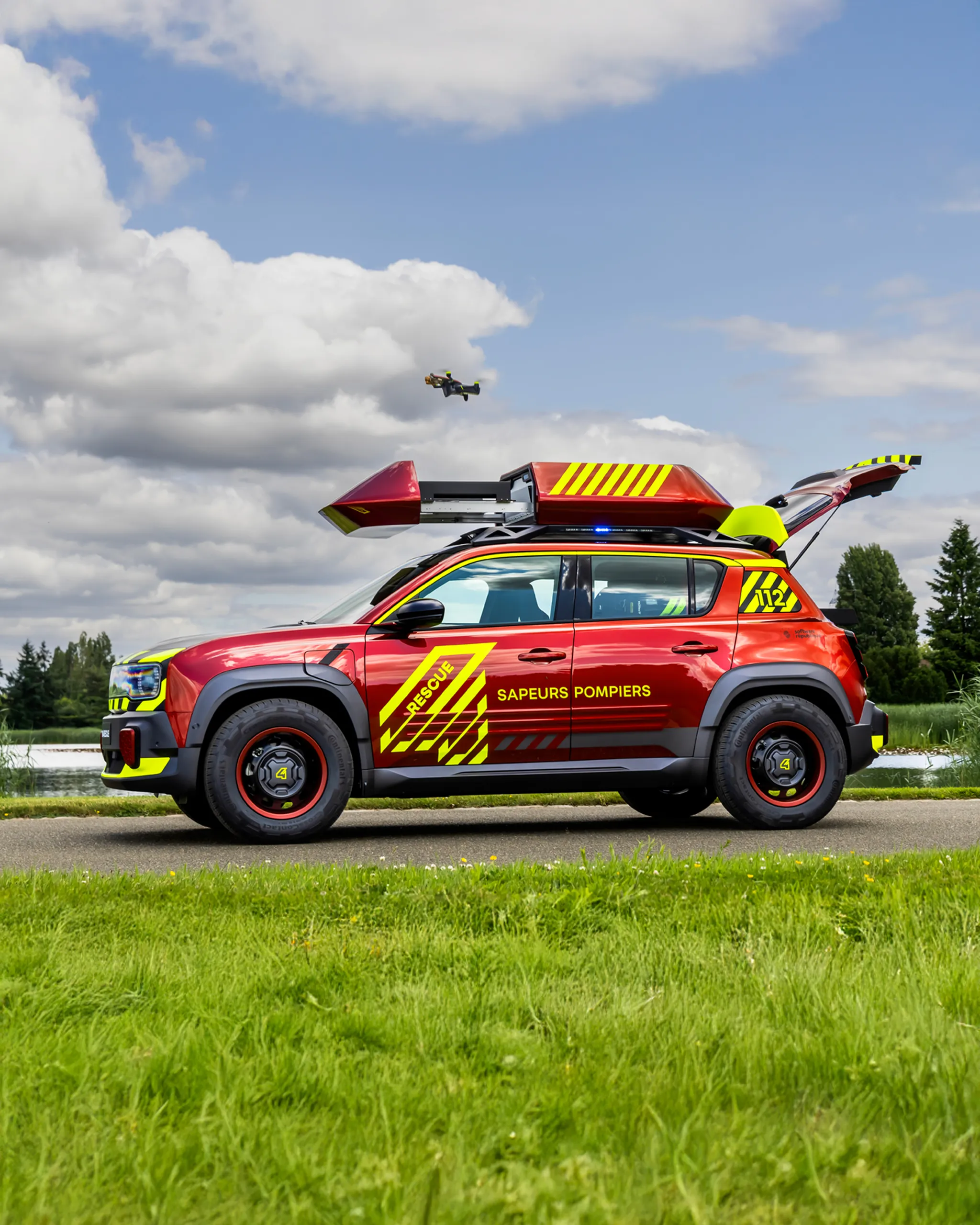 A new kind of rescue vehicle: vision 4rescue dedicated to civil ...