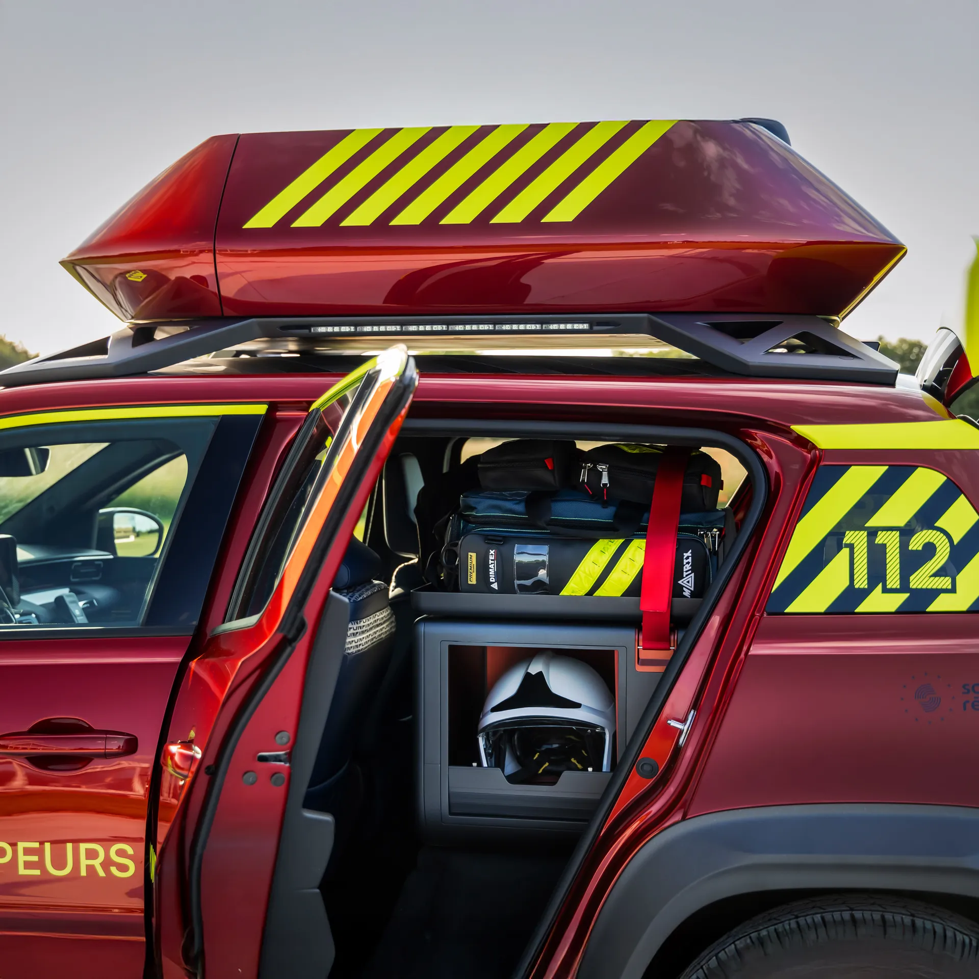 A new kind of rescue vehicle: vision 4rescue dedicated to civil ...