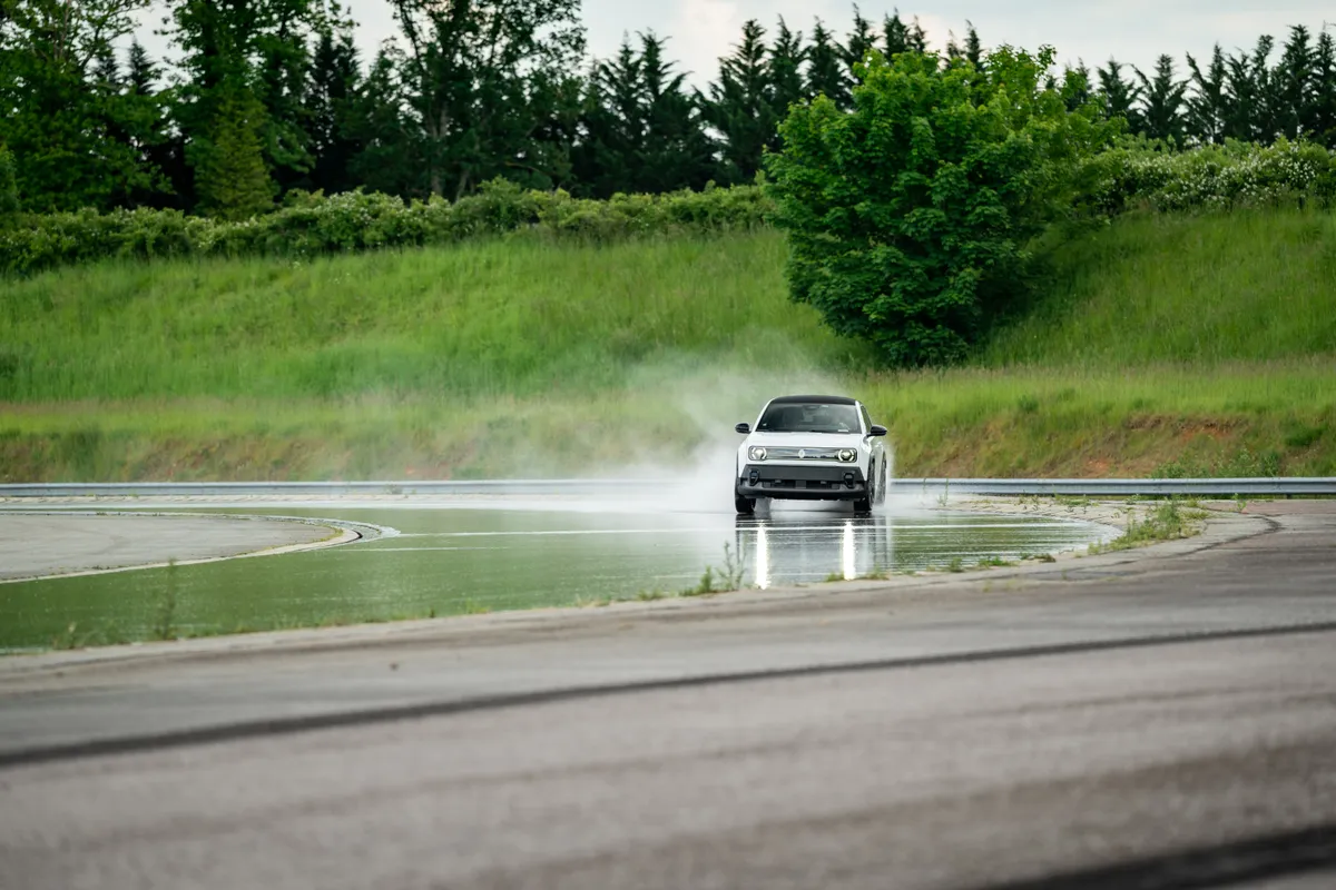 Centre Technique d’Aubevoye : la fiabilité Renault Group à l’épreuve du ...