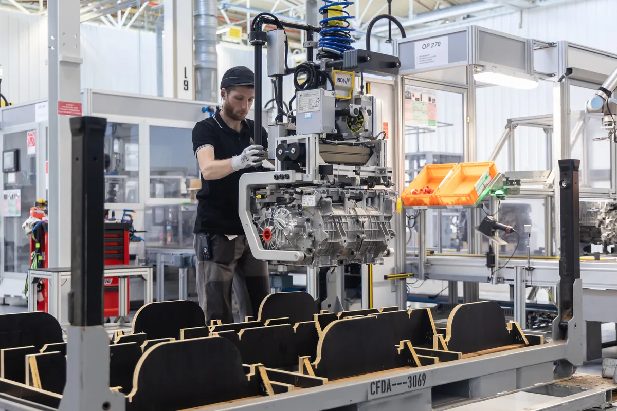 A new innovation-packed electric powertrain for Alpine 390 - Renault Group
