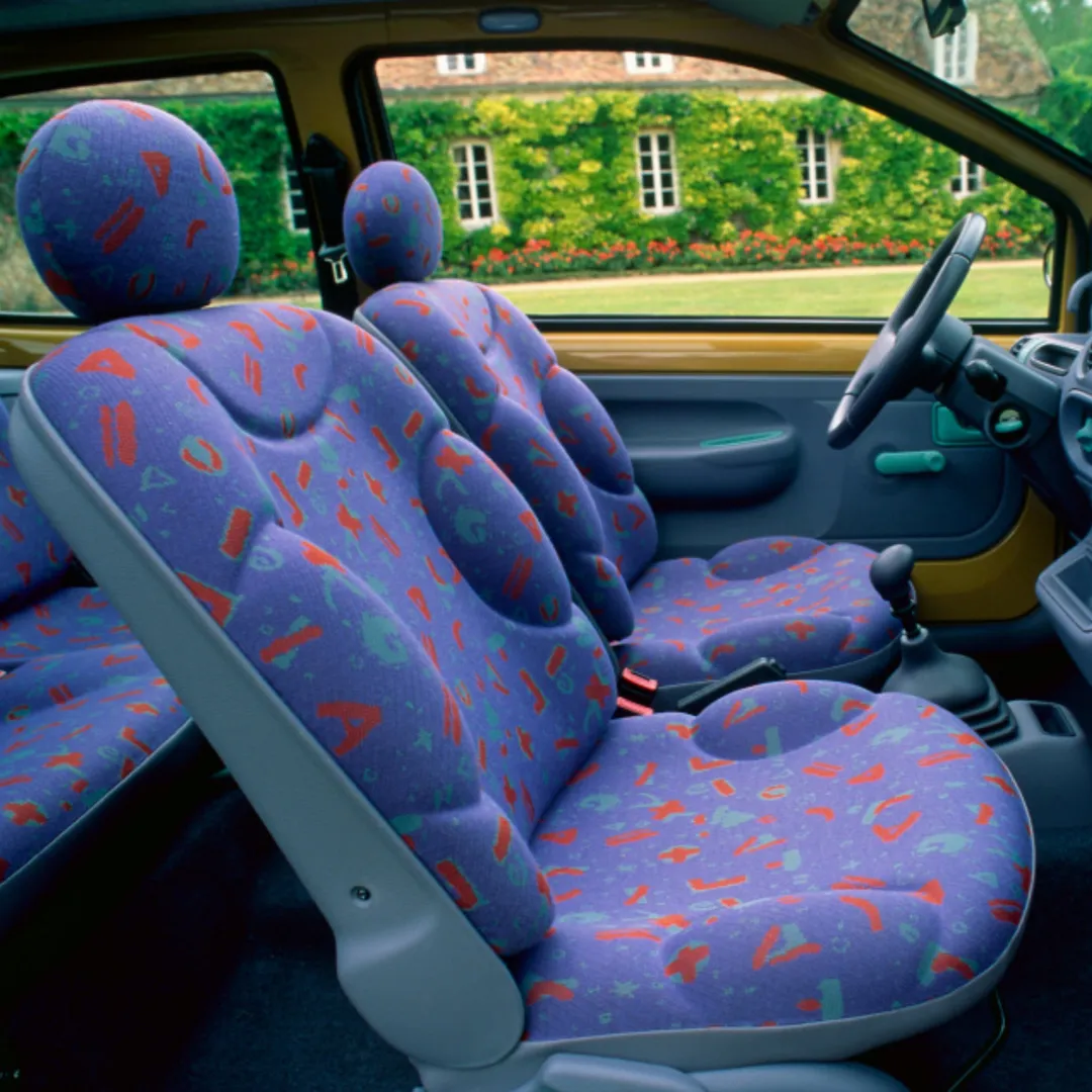Banquette arrière : coulissante sur Twingo nouvelle génération aussi ...