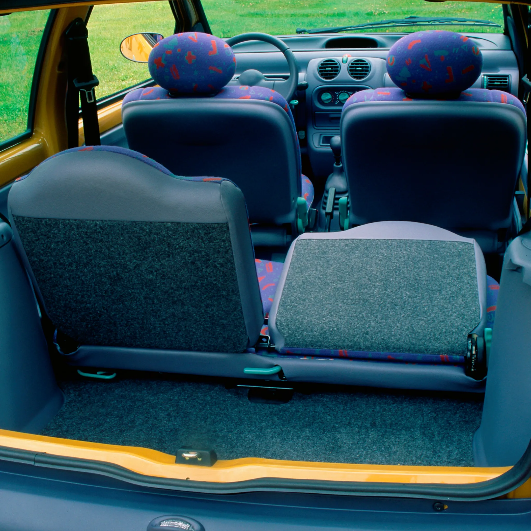 Rear bench: sliding on the new generation Twingo too - Renault Group